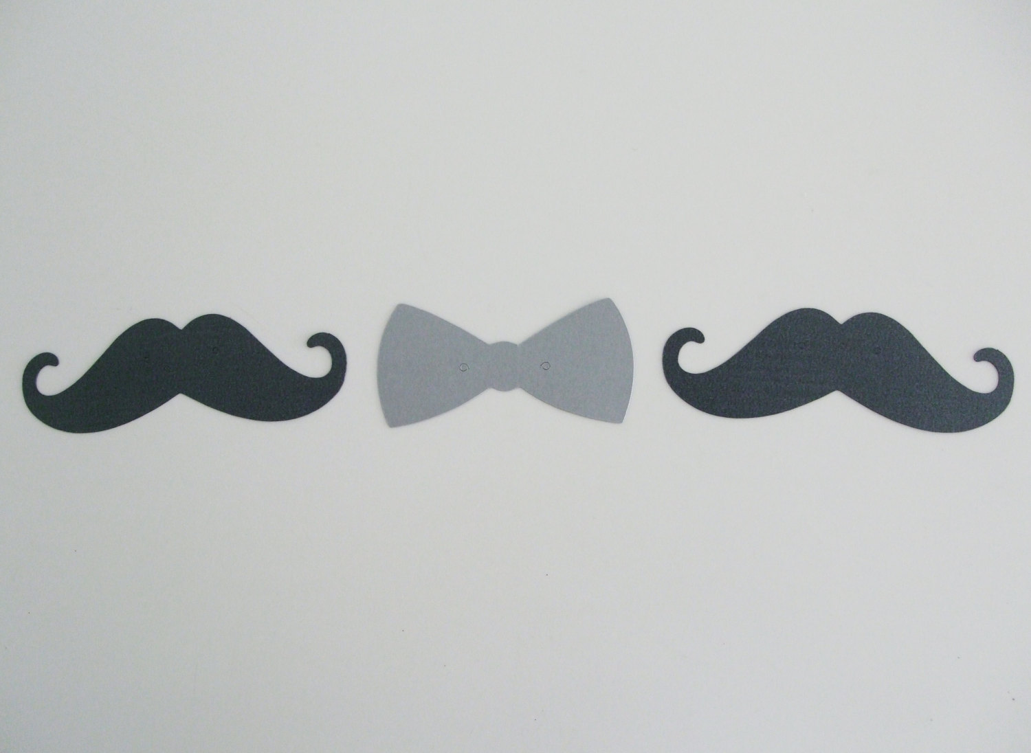 Moustache And Ribbon Bunting on Luulla