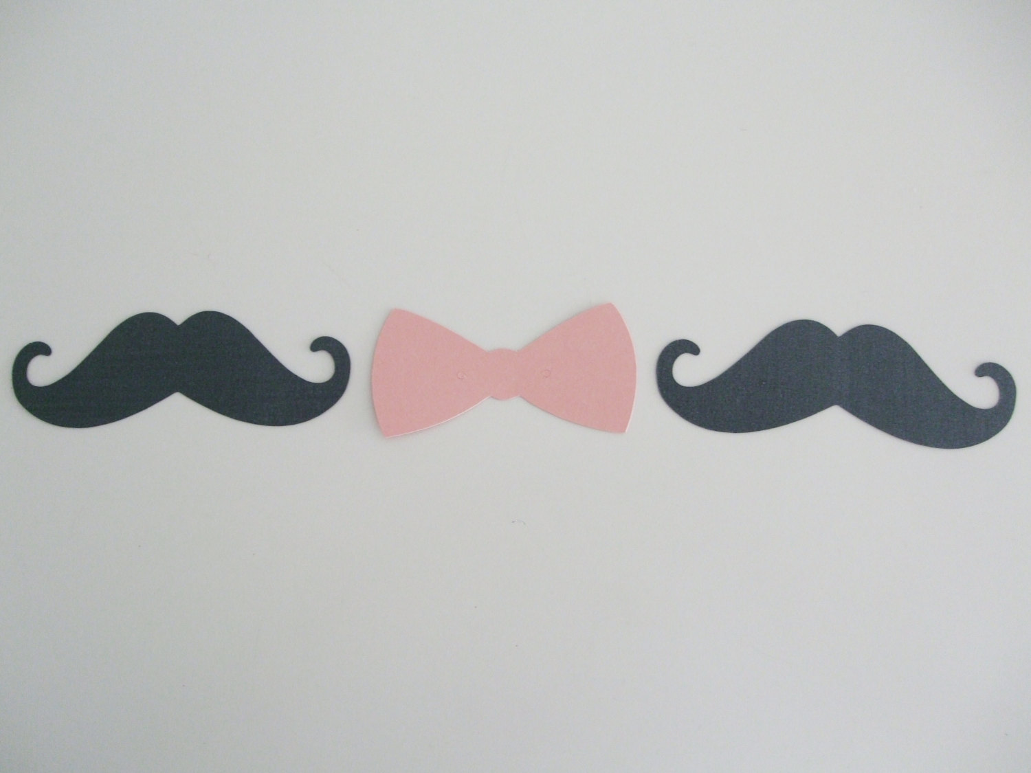 Moustache And Ribbon Bunting on Luulla